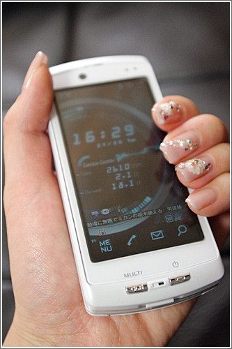 F-04B 外観を徹底チェック - これからゆっくり考L