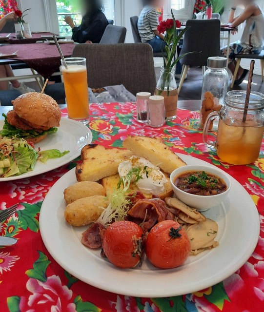 [B!] *手作りのコンブチャがあるお洒落カフェ【Koto Villa】雰囲気もランチも素晴らしかった* - Xin Chao HANOI