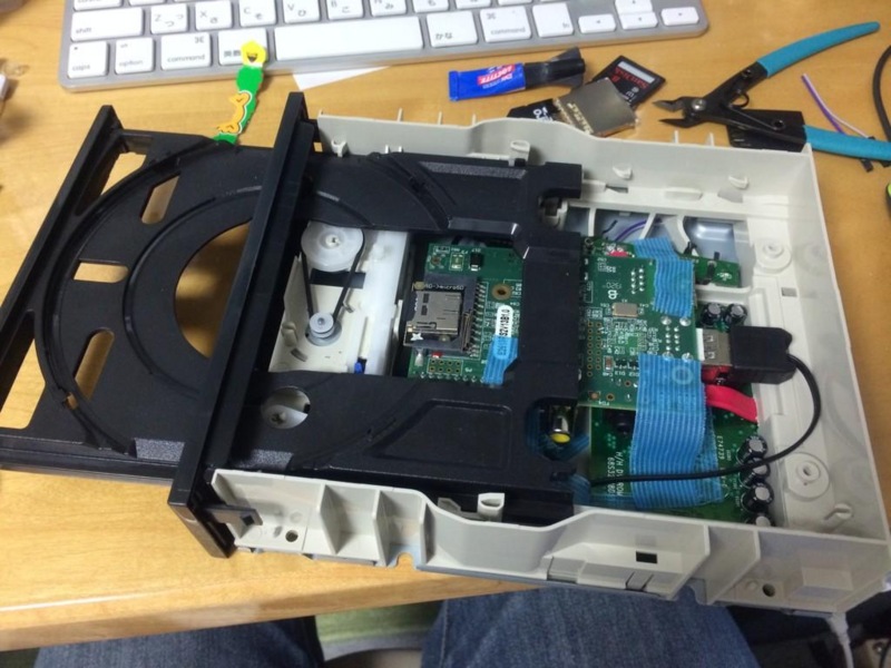 CD-ROMドライブにRaspberry Piを内蔵する - あっきぃ日誌