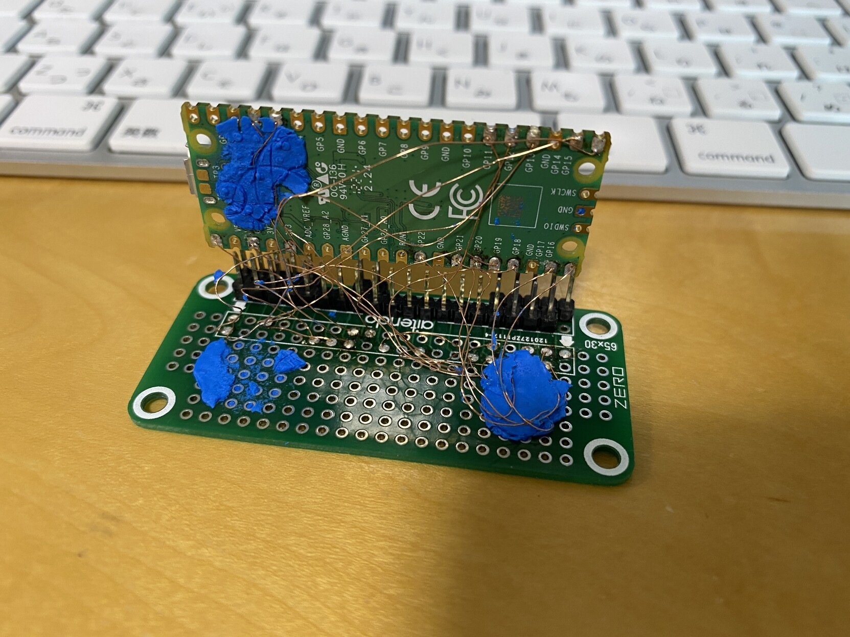 Pimoroni KeybowをRaspberry Pi Picoで使えるようにしてみる - あっきぃ日誌