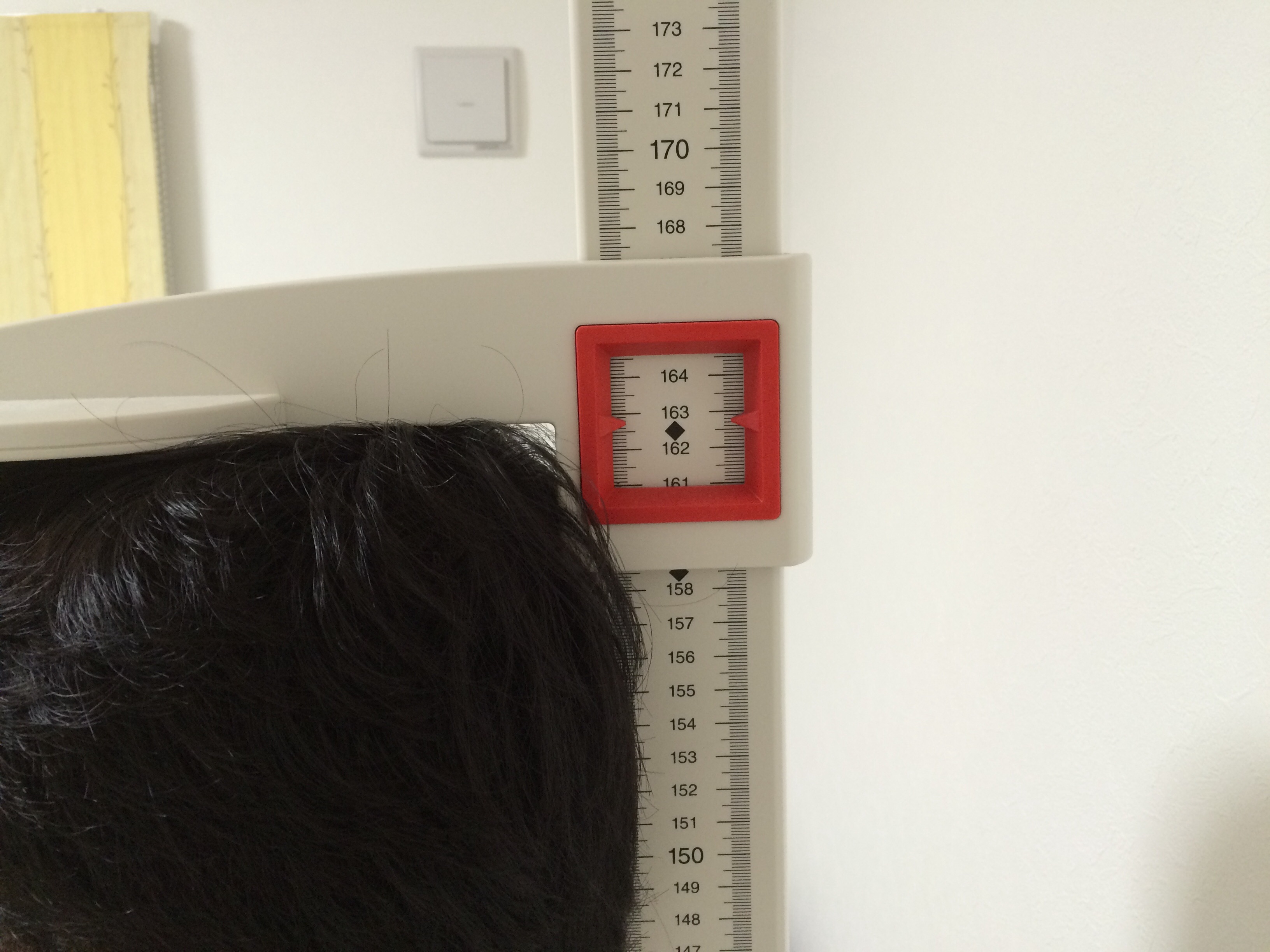 午後19時20分ごろの身長測定 - 超人間主義者Aの日記