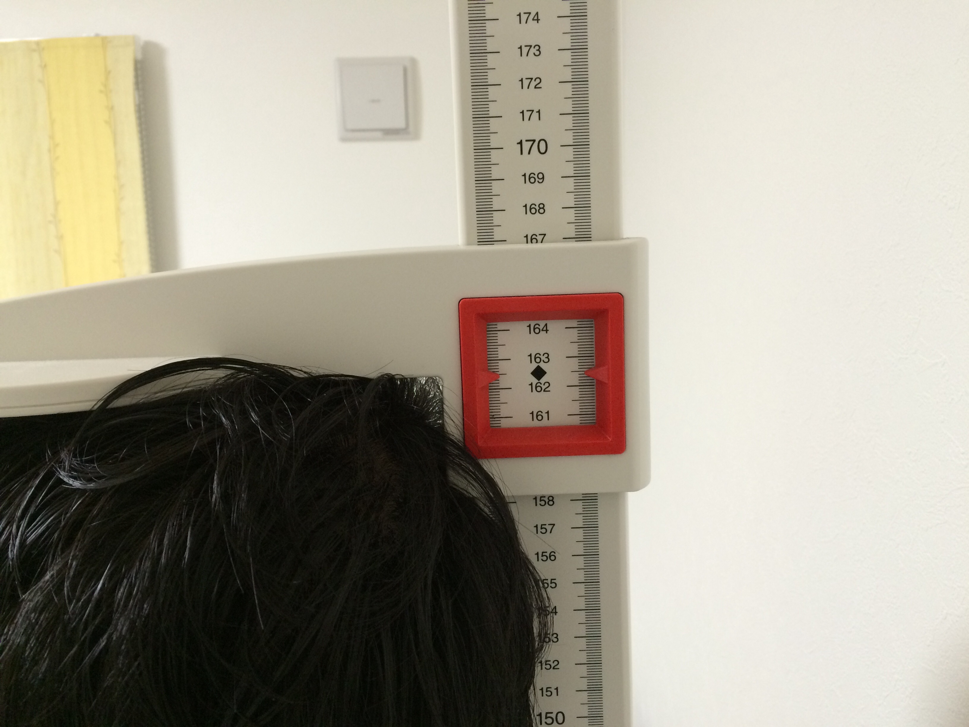 午後22時40分ごろの身長測定 - 超人間主義者Aの日記