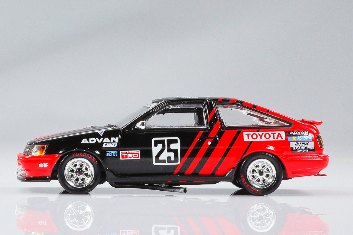 トヨタ カローラ レビン AE86 "ADVAN” - 今日はミニカー日和。。。