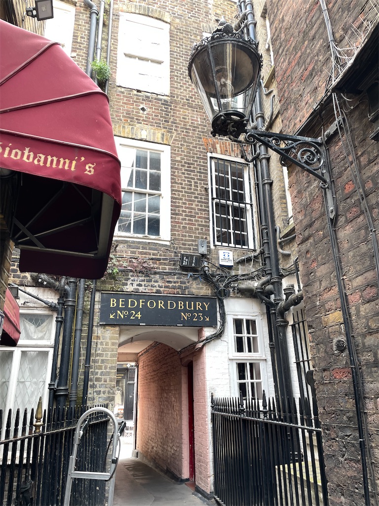 Cecil Courtと隠れた小道を散歩 - 2度目のイギリス生活