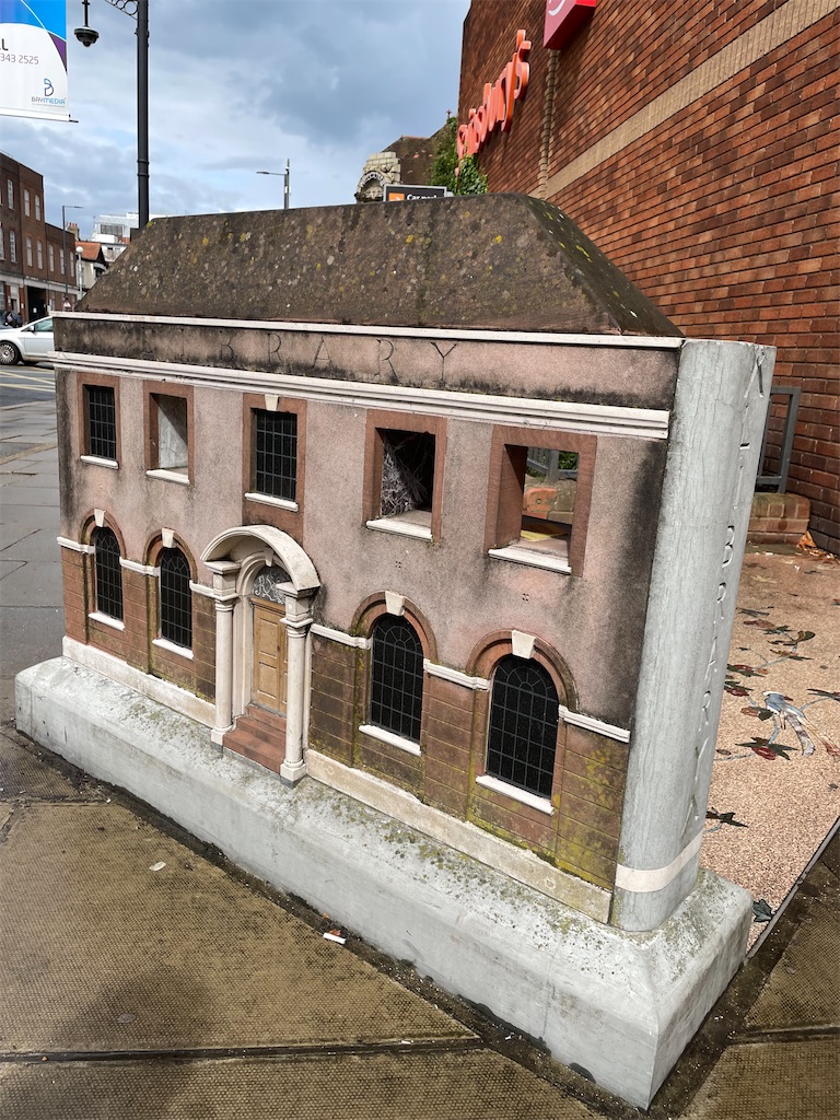 小さなLIBRARYの模型(North Finchley Library) - 2度目のイギリス生活