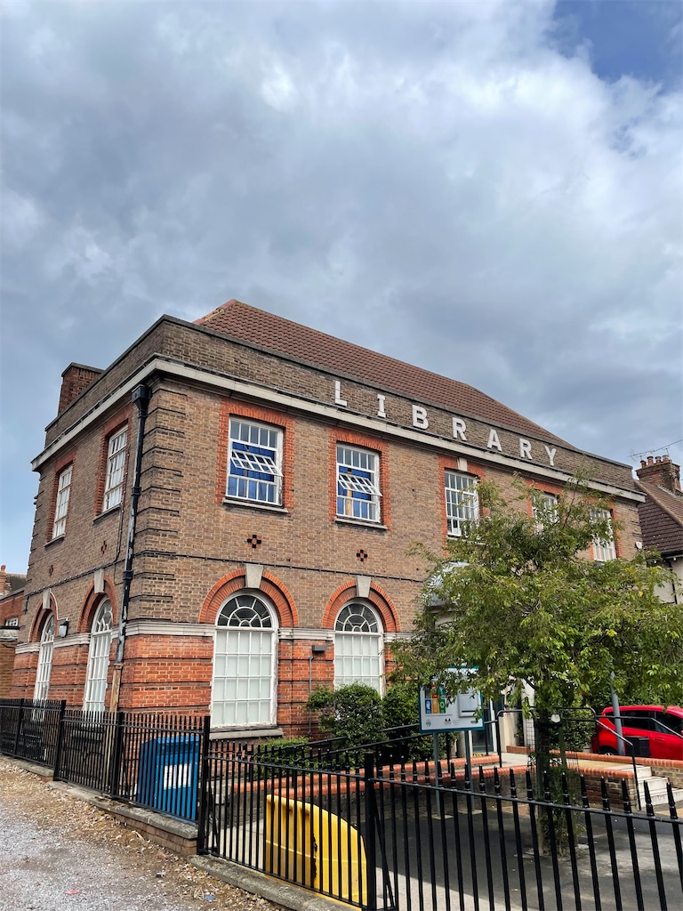 小さなLIBRARYの模型(North Finchley Library) - 2度目のイギリス生活