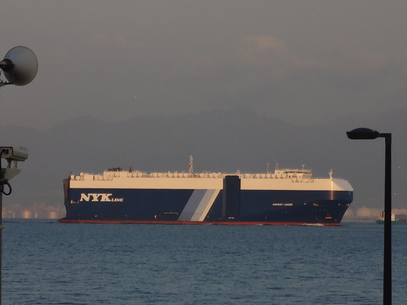 NYKの自動車運搬船 HARVEST LEADER - SHIPS OF THE PORT