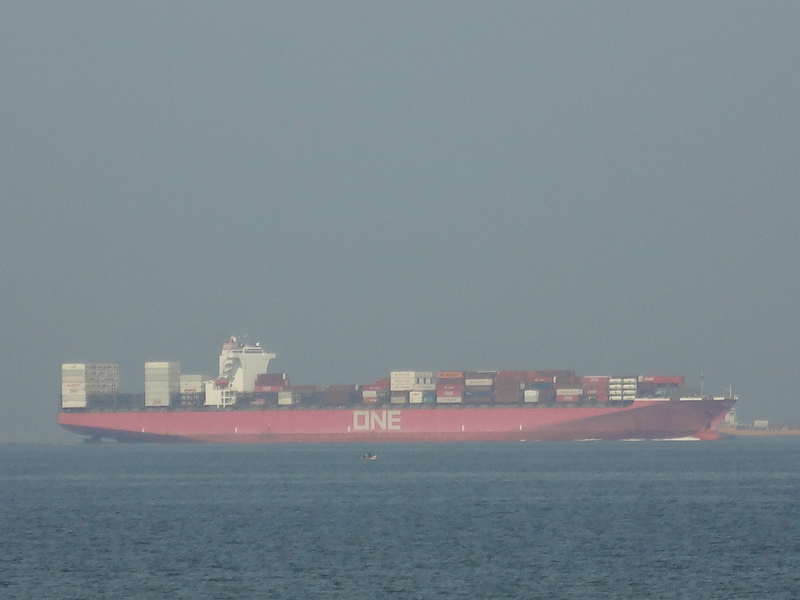 ONEが運航するコンテナ船 ONE HANNOVER - SHIPS OF THE PORT