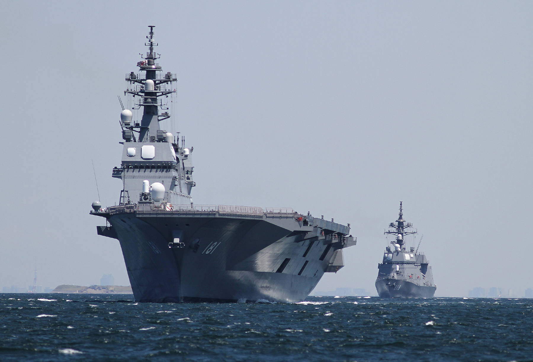 個別「[艦船]護衛艦ひゅうがJS Hyuga DDH181と護衛艦ふゆづきJS Fuyuzuki DD118」の写真、画像 - 艦船 ...