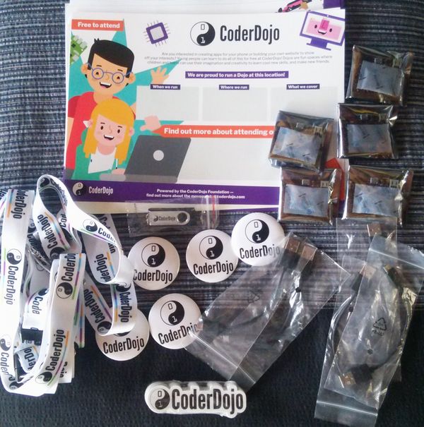Coderdojo Starter Kitmicro Bitなどがcoderdojo Foundationから届きました