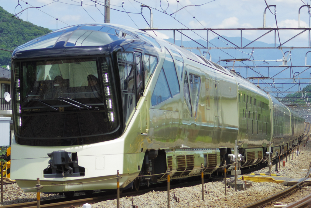 平成30年6月の中央東線撮影記。E257系あずさ・かいじ、211系、E001系四季島（昨日の続きだよ）。友情出演：E257系2000番台 ...