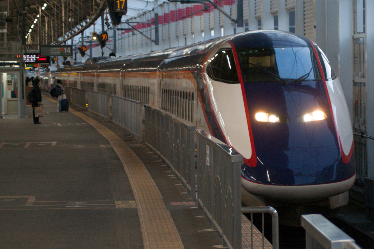 青森帰省の帰路#2。福島駅アプローチ線完成前に、E2系+E3系の葬式鉄。またまた登場J66編成。E2系と255系での帰り道。 - ひがなり雑記帳