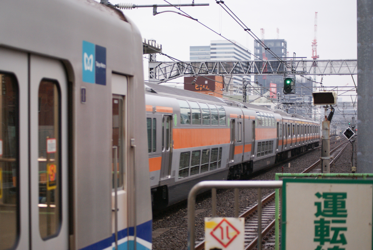 中央快速線・緩行線撮影記。E233系10両の記録、E353系、E231系、メトロ05系と15000系。友情出演：E257系 - ひがなり雑記帳