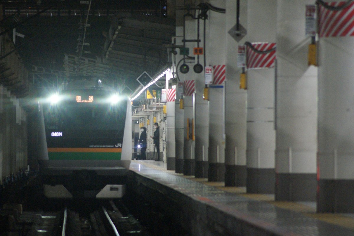 上野駅での撮影あれこれ（地平ホーム）。E231系・E233系・E257系特急あかぎ2本。 - ひがなり雑記帳