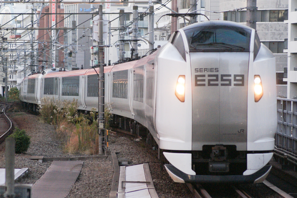 恵比寿での湘南新宿ライン・埼京線・山手線撮影記。E231系、E233系、E235系、E259系成田エクスプレス、りんかい線70-000形。中央線E233系の臨時回送と、帰り道のE259系 ...