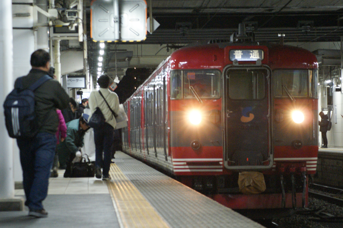 E217系Y-34編成廃車回送（EF64牽引）と塩尻・長野駅での撮影。E127系、E353系、JR東海383系、しなの鉄道115系、SR1系等。友情出演：E2系とE5系 - ひがなり雑記帳