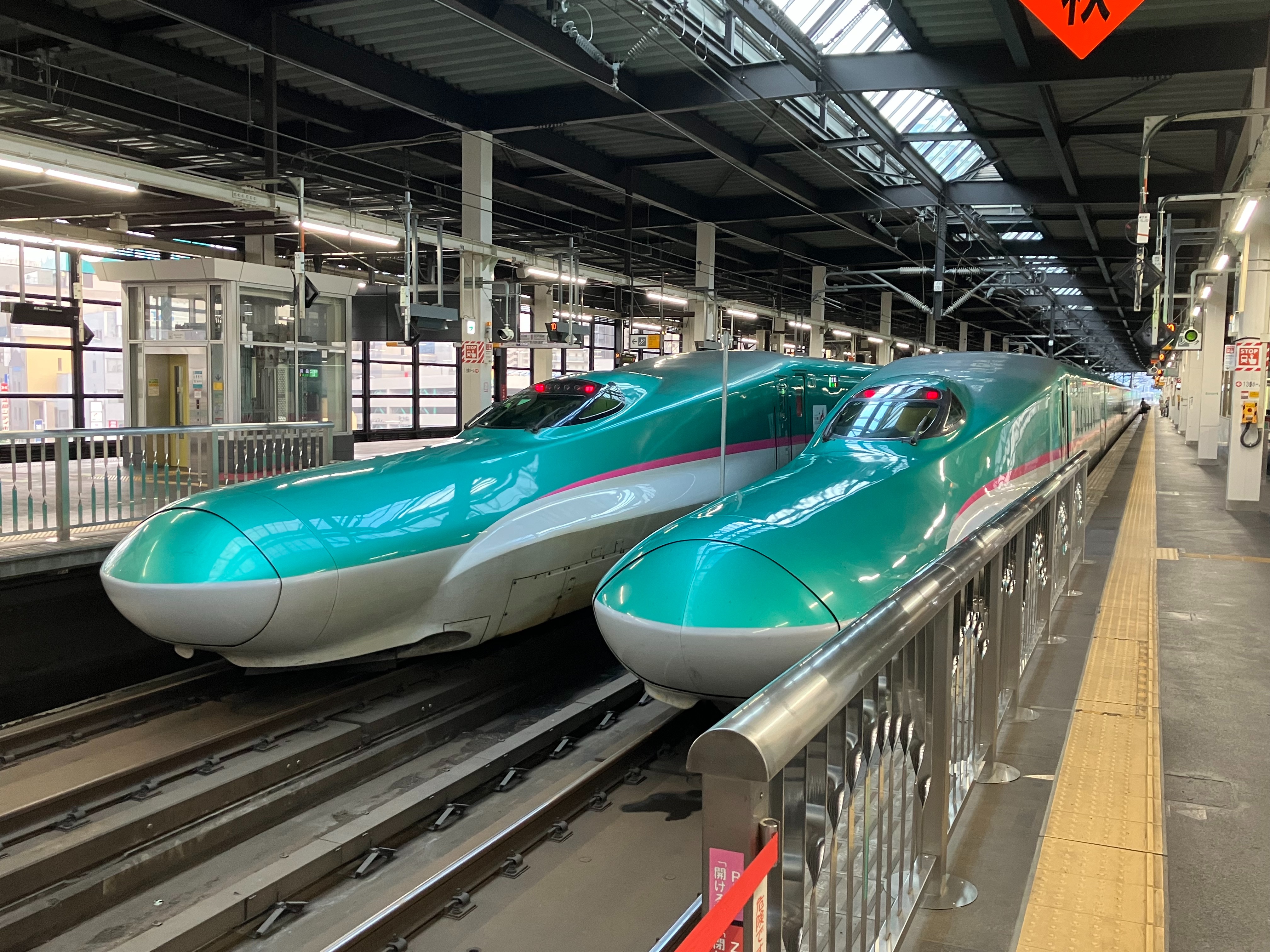 夏の弘前帰省 盛岡→新青森→弘前編。E5系はやぶさ・修学旅行臨9521B、701系、八戸発着E751系つがるの思い出、映画「新幹線大爆破」聖地巡礼（新青森駅）。 - ひがなり雑記帳