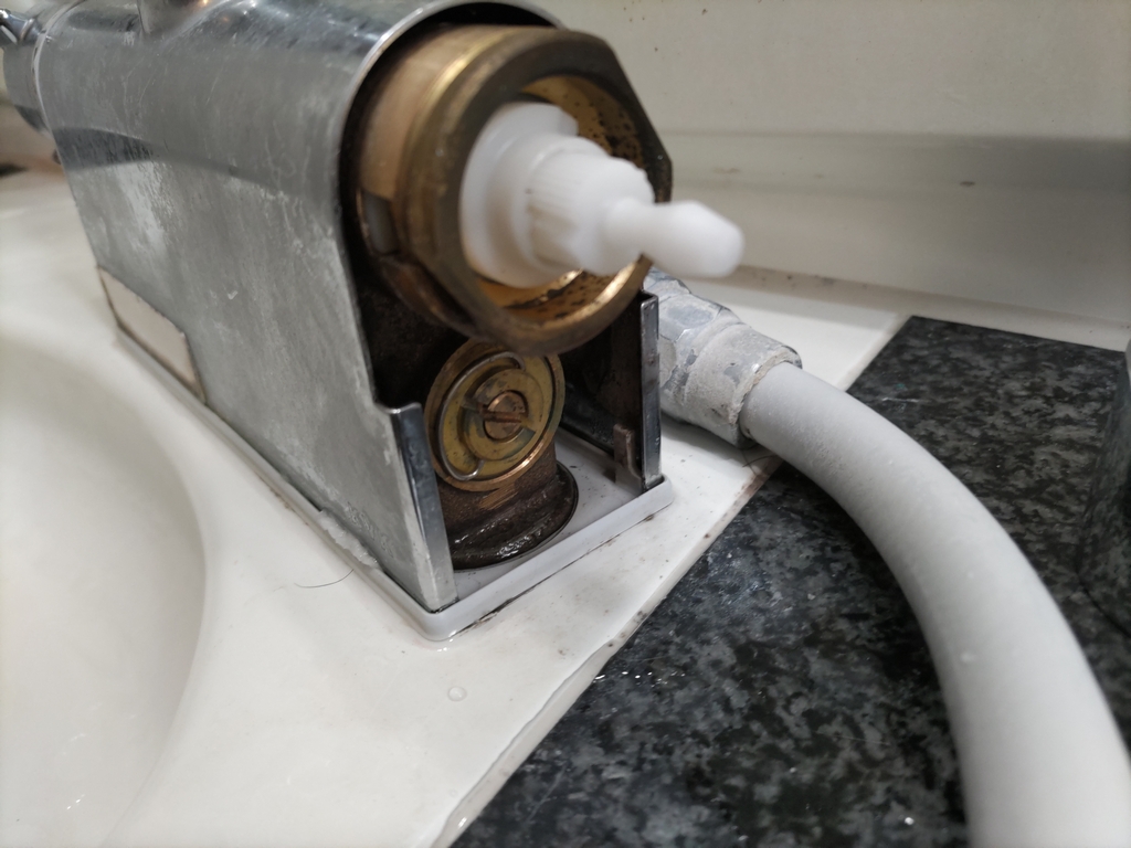 浴室シャワー水栓 KVK KF771 カートリッジ交換 - CosmosBlueのブログ