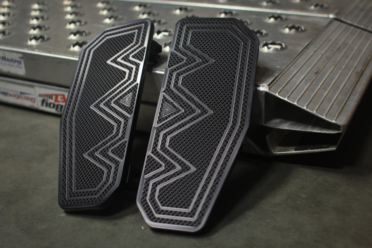 パーツ：Speed Kings Cycle Supply「Speed-Kings Vertex Floorboard」 - Cray Cray ...