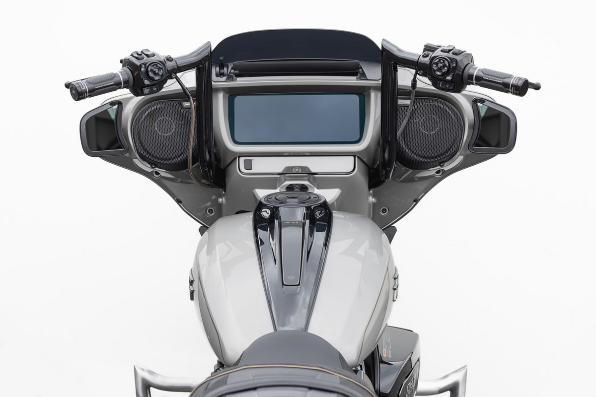 パーツ：Factory 47「NEW 2023 CVO Street Glide 14" Gloss Black Handlebars ...