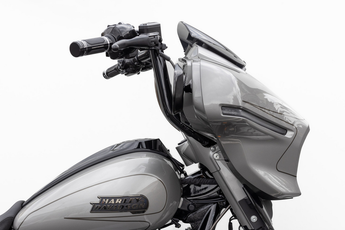 パーツ：Factory 47「NEW 2023 CVO Street Glide 14" Gloss Black Handlebars ...