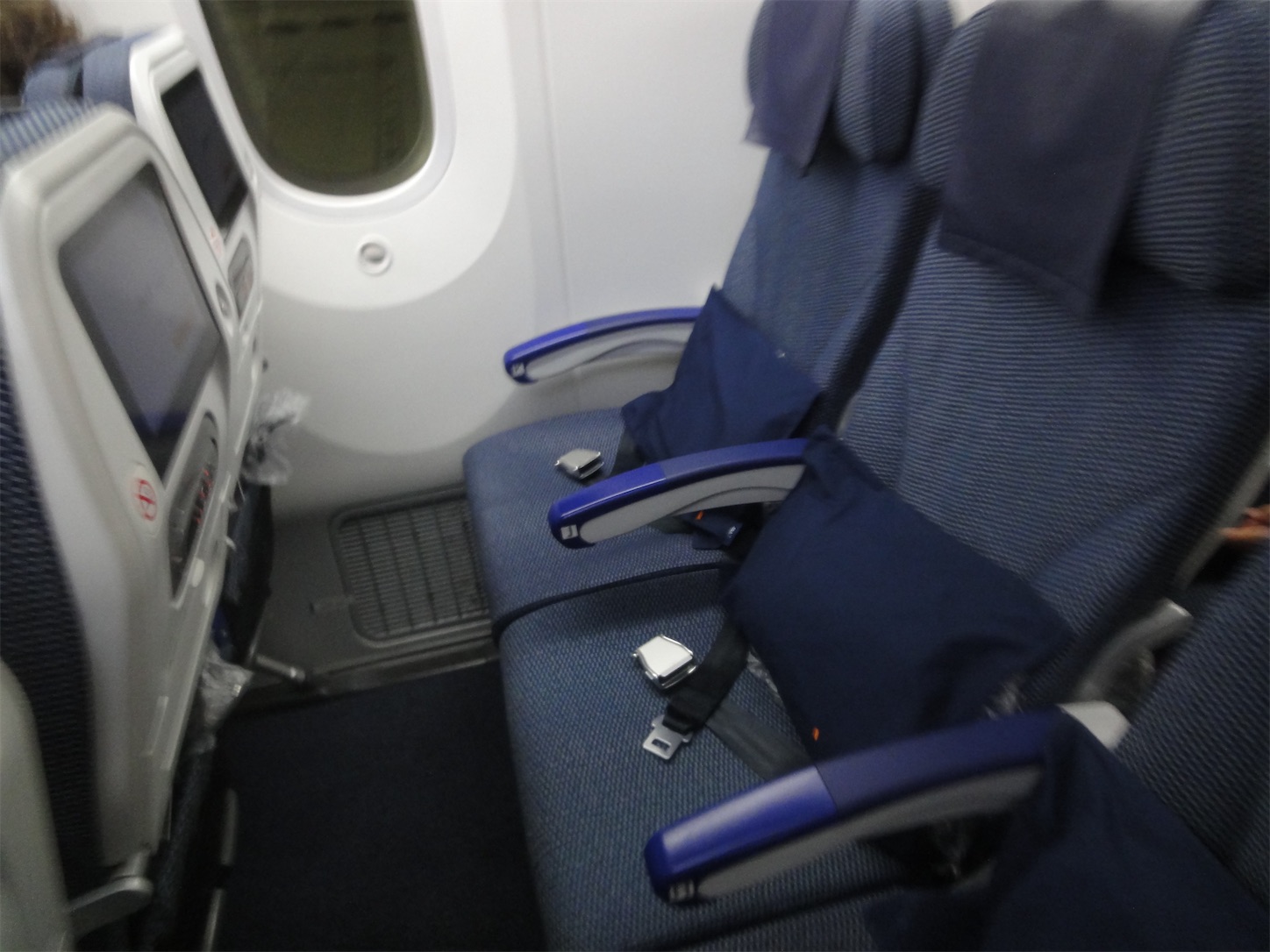 787の長距離線は辛い!? ANA ミュンヘン-東京羽田 NH218 エコノミークラス 搭乗記 - 航空三昧