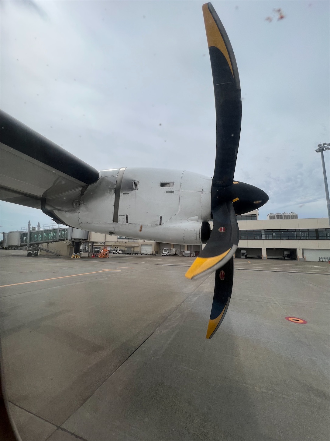 初のターボプロップ搭乗 HAC 女満別-丘珠 JL2720 搭乗記 - 航空三昧