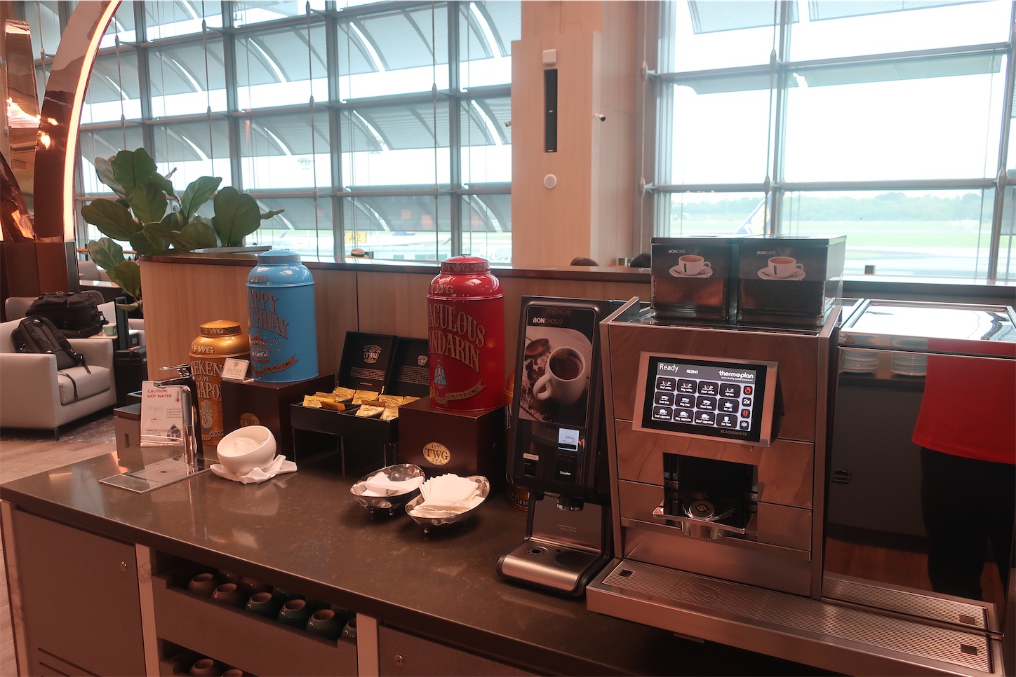 日本でも人気なSQ初体験！ シンガポール航空 シンガポール - ホーチミンシティ SQ178 エコノミークラス 搭乗記 - 航空三昧