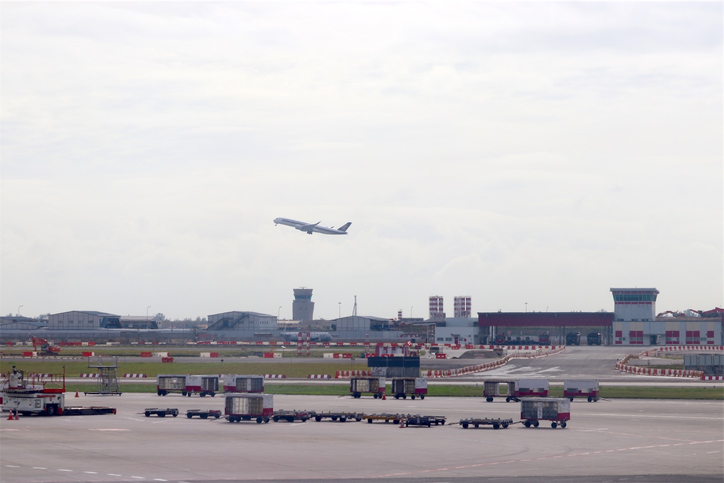 日本でも人気なSQ初体験！ シンガポール航空 シンガポール - ホーチミンシティ SQ178 エコノミークラス 搭乗記 - 航空三昧