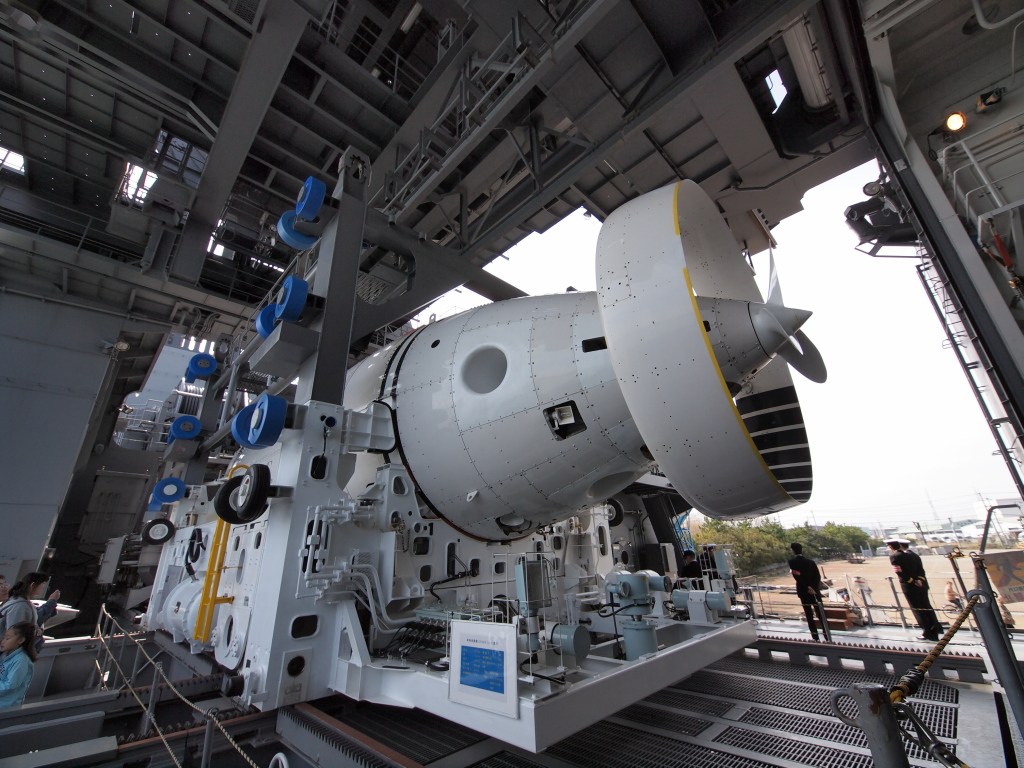 個別「[海上自衛隊][ちはや]「ちはや」搭載のDSRVを後方より。」の写真、画像 - 120415 金沢港 - Echigoya's fotolife