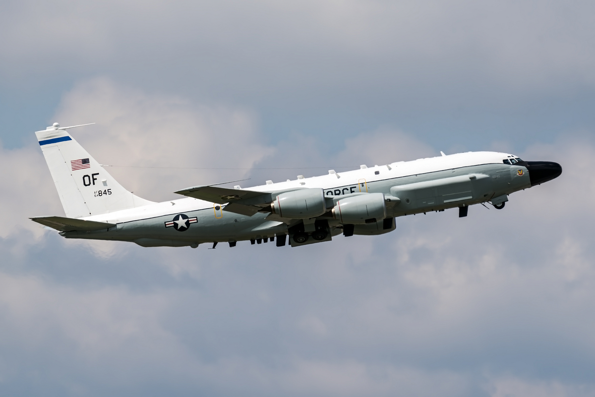 2023/09/03 横田基地 RC-135V - よいとまけの飛行機撮影日誌 時々 株式投資も