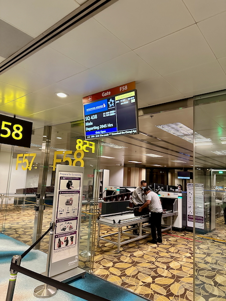 シンガポール航空のSQ438、Airbus A350-900のビジネスクラス＠シンガポール発、マレ行き、 - 香港極妻日記