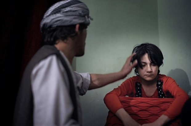 アフガニスタンの少年性奴隷 西側は倫理的罪悪にどのように関わるか Hkennedyの見た世界