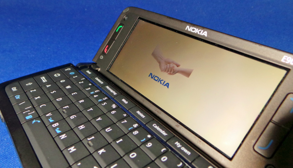 Cosmo Communicatorが欲しい！…けど、買えないので、Nokia E90 Communicatorを起動させてみたw - 餃子 ...