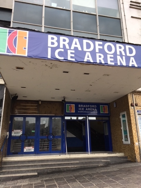 ブラッドフォード アイスアリーナでアイススケート - イギリス オデッセイ ー UK Odyssey ー