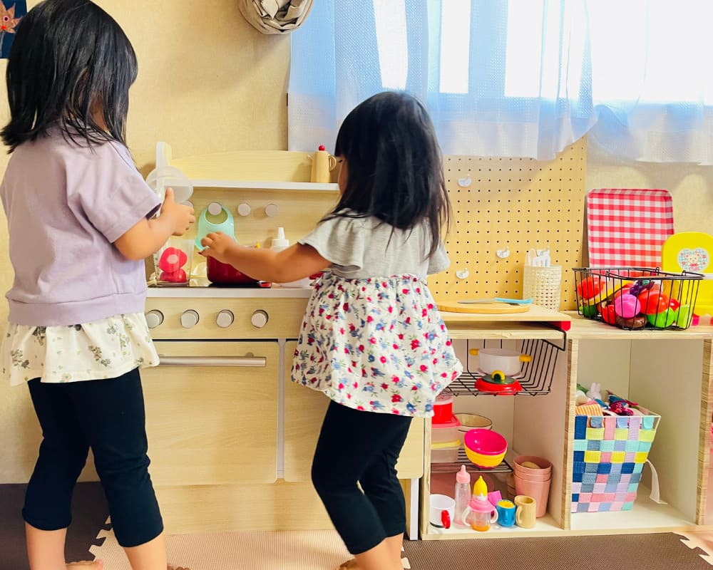 【口コミ】「 RiZKiZ」おままごとキッチンを実際に利用したメリット・デメリット - なまけママの知育