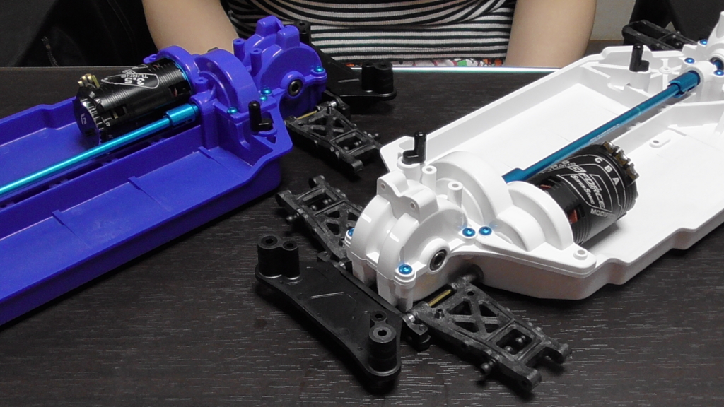 嫁と作るTT-02 TYPE-S その2 - キリンと嫁