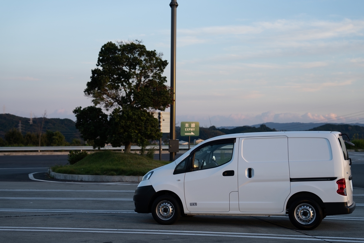 【NV200】荷室を車中泊仕様化した4ナンバー車両の車検と税金とついでに燃費について【商用バン】 - FTR