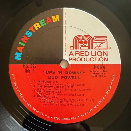 パウエル最晩年の姿 - レコードを聴く猫