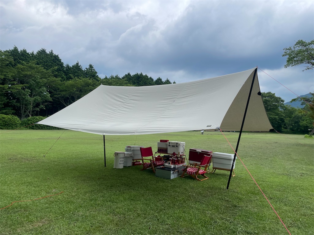 【レビュー】タトンカタープ1TCのアレンジや張り方！ポールは？雨は？ - ERABIKATA