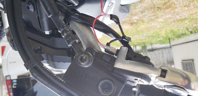 MT-07 デイトナUSB電源取り付け - MT07-82’s blog