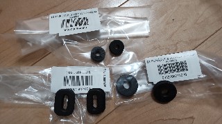サイドカバーとエアクリーナーカバーの取付用クッションゴムの交換 - イナズマ1200整備日記