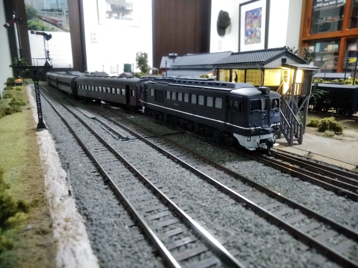 DF50の牽引する普通客車列車 (1) - モーガル（Mogul）工場日誌