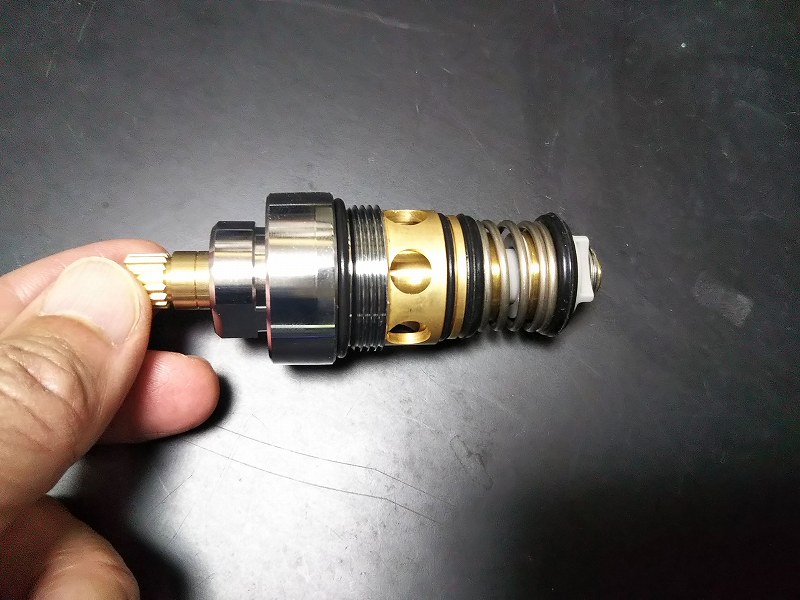 風呂場のシャワーバス切替水栓（BF-5145T）が水漏れ。切替弁を交換しました。 - フリーランス兼業主夫日記