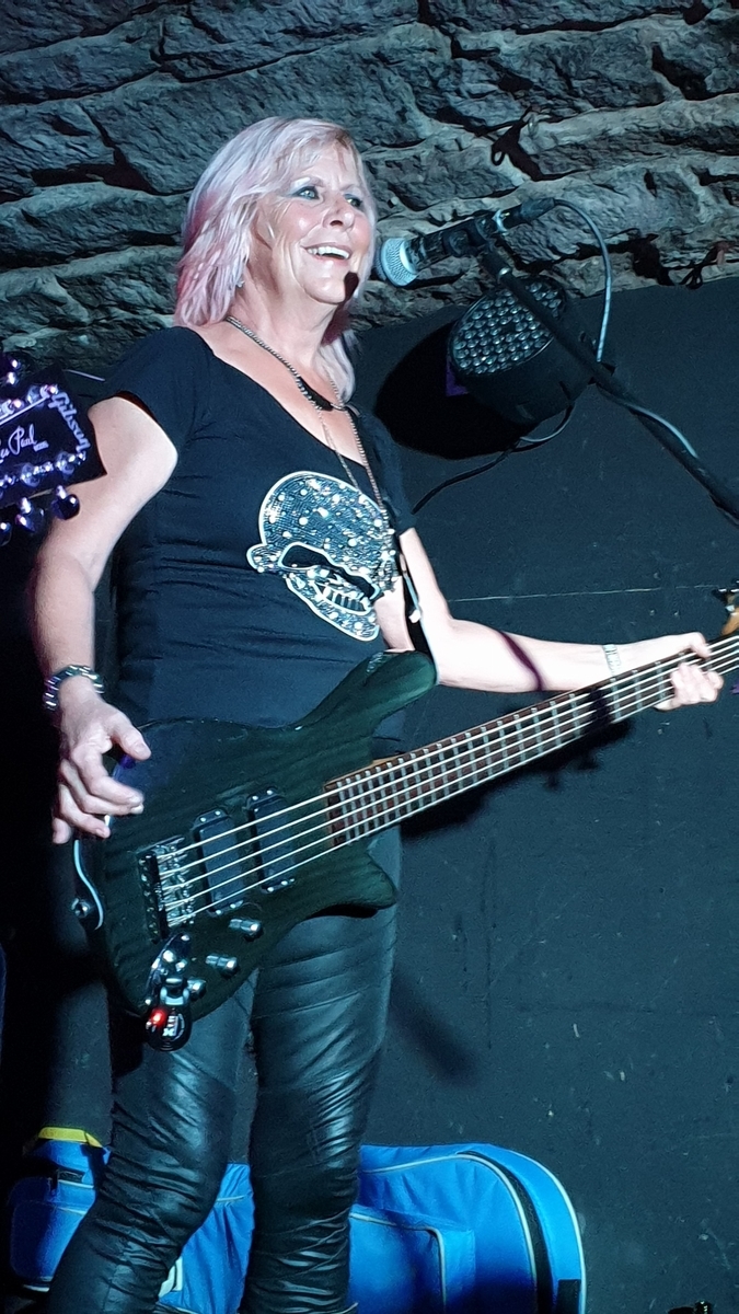 Girlschoolのライブ 2月7日 - NaomiEdinburgh’s blog