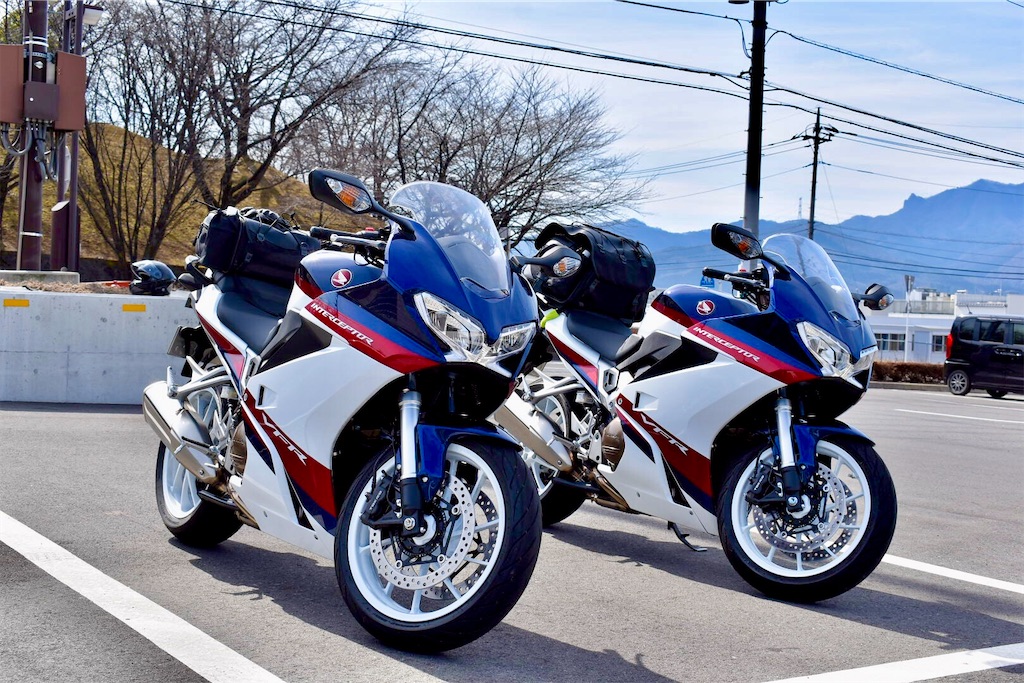 友人のVFR800Fが納車される。 - のぶろぐ13。