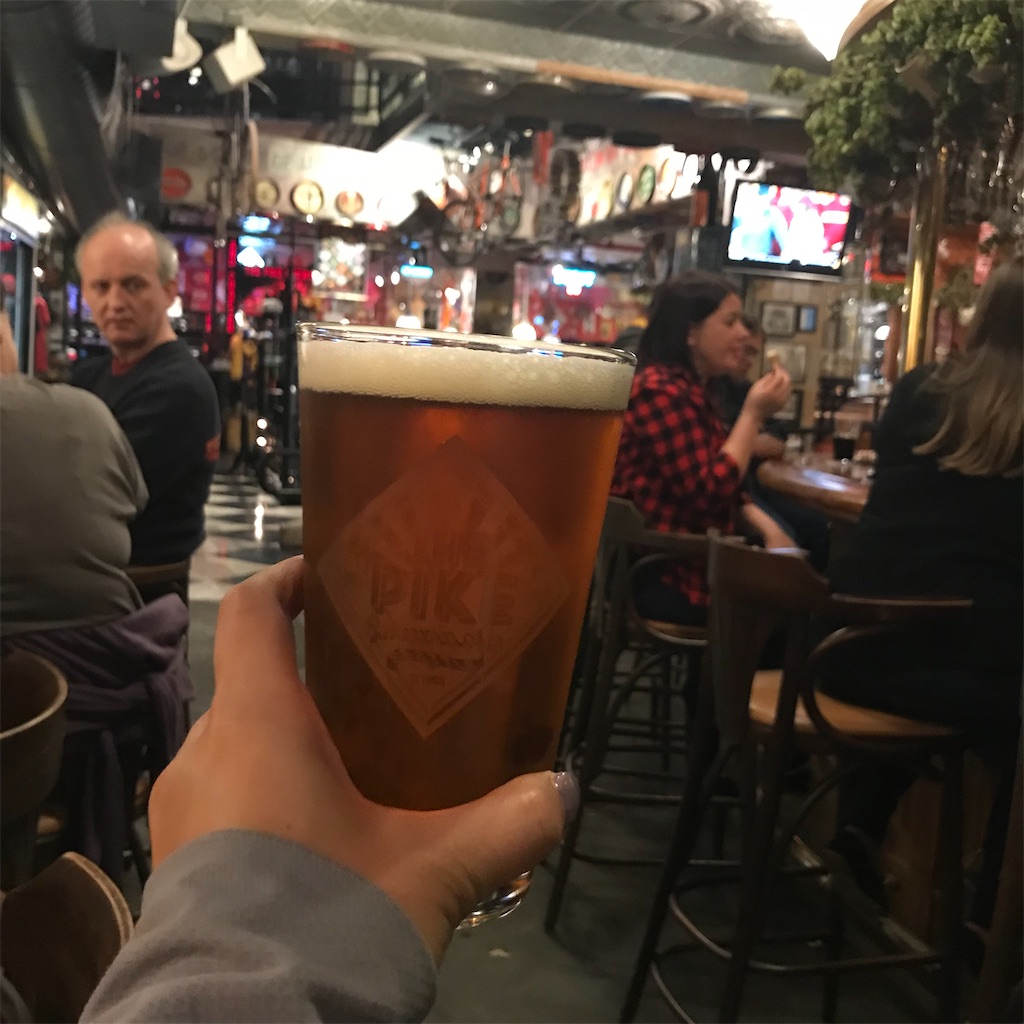 エメラルド・シティ、シアトル。【パイク プレイス マーケット Pike Place Market】はちょい呑みもOK!クラフトビール【The ...