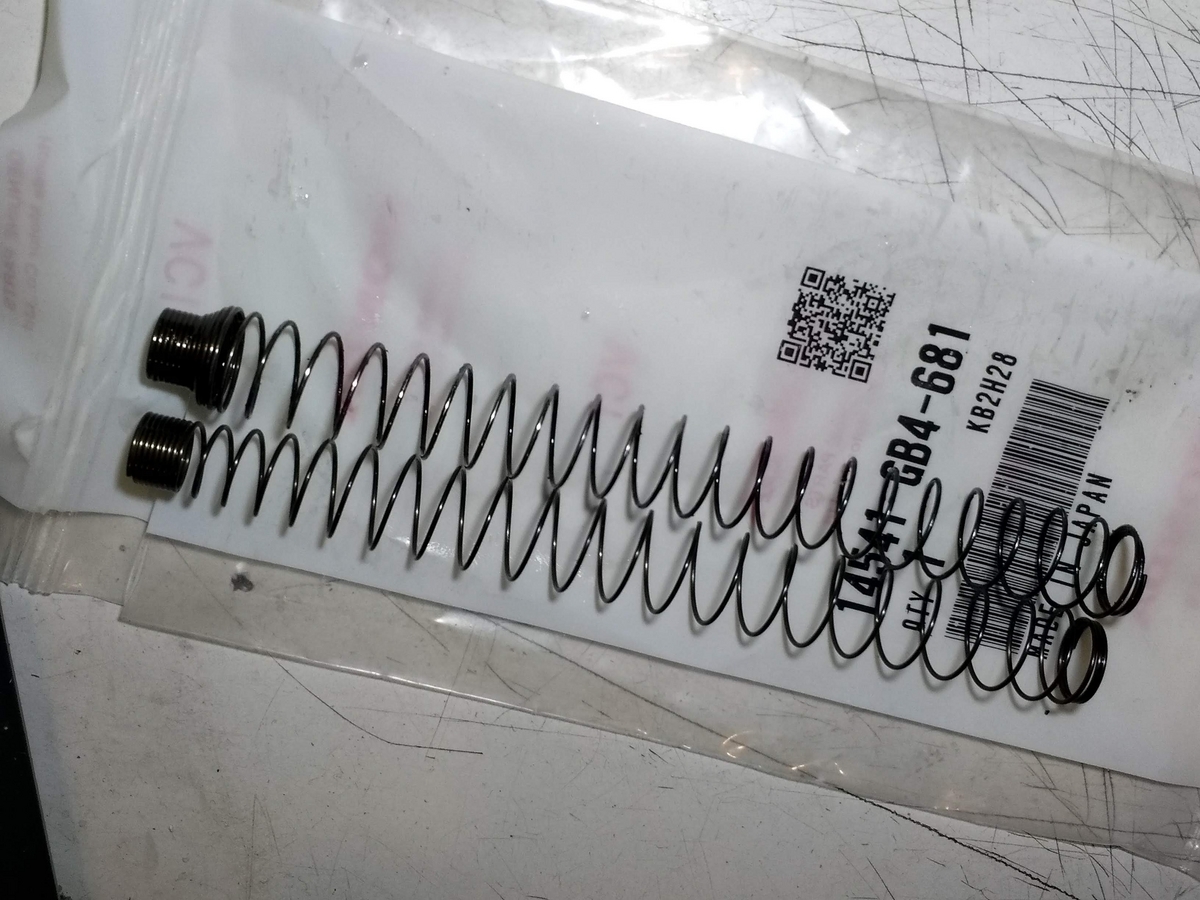 カムチェーンテンショナースプリング 14541-GB4-680と14541-GB4-681の違い - 秘密基地OVERFLOW