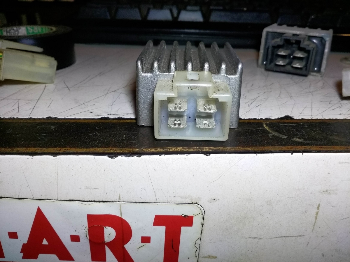 プレスカブのグリップヒーター用レギュレーターって単相全波？ - 秘密基地OVERFLOW