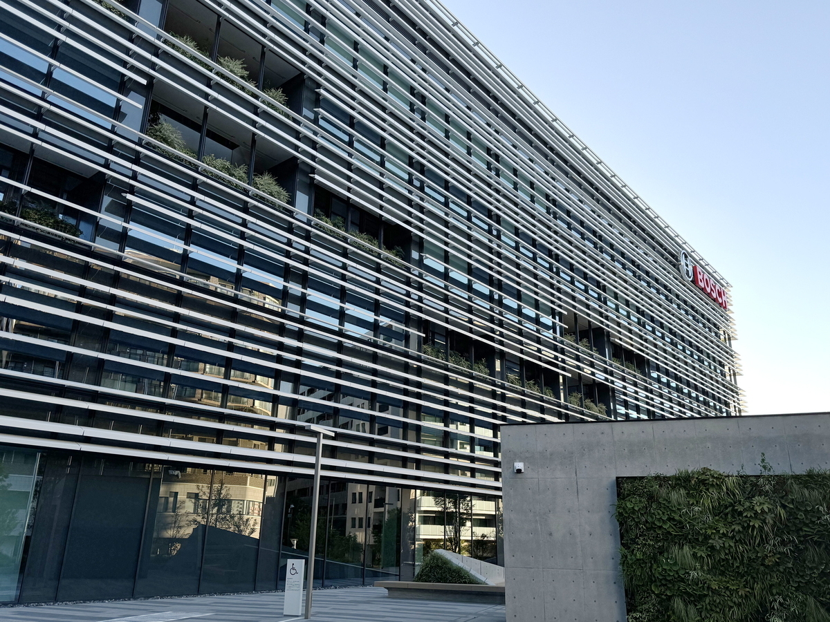 BOSCHのカフェ - OptoEleMechの日記